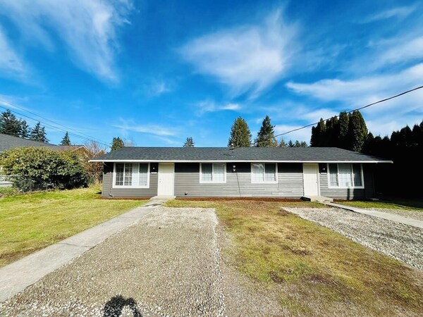 Charming 2b1b 1 King 1queen#remodeled#wifi#parking - Everett, WA