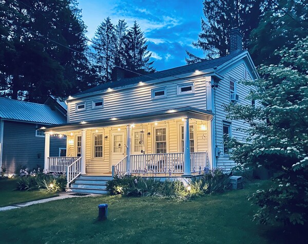 3-bedroom And 2 Bath Cottage Across Waterfall - Millbrook, NY