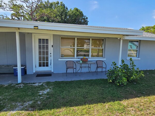 4-bedroom House In Charming Englewood With Wifi, Ac. Relax And Unwind - Englewood, FL