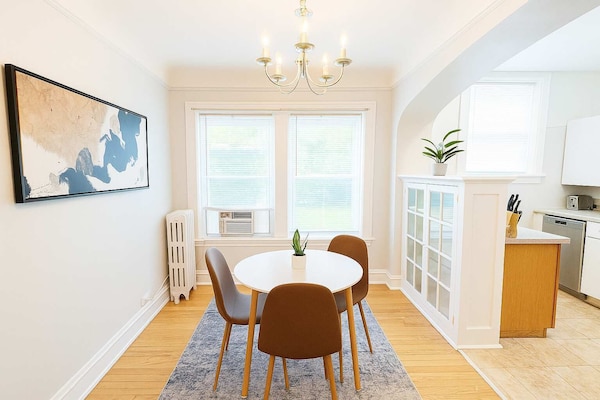 1-bedroom Pad | Cozy + All-set - Evanston, IL