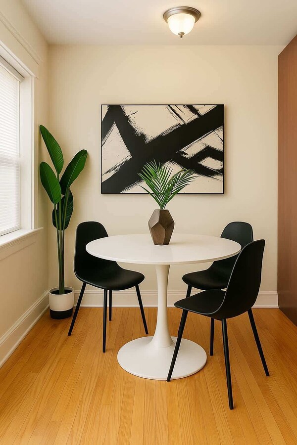 Light-filled 1-bedroom Apt - Oak Park