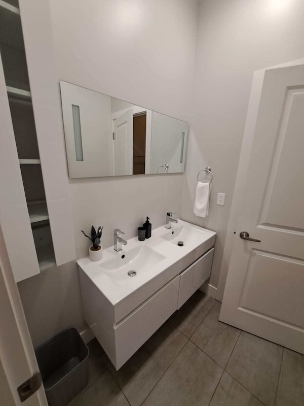 Sleek Style 3br Haven - Free Parking - Ashland 2n - Illinois