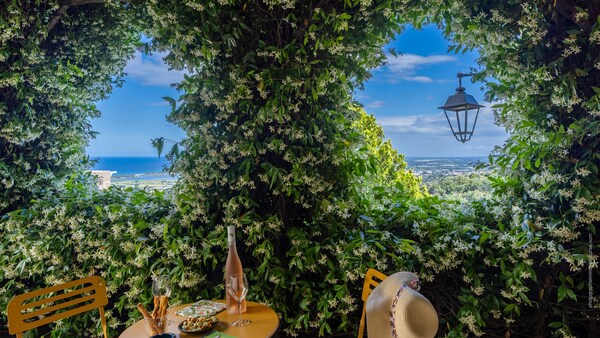 Casa Vincè, Beautiful Air-conditioned Village House With Exposed Stonework - Bastia