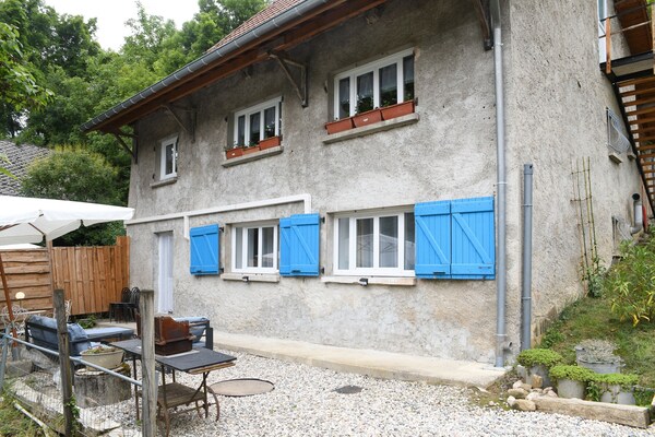 Maison De Vacances 'Charmante Maison à Saint Béron' Avec Vue Sur La Montagne, Wi-fi Et Climatisation - Le Pont-de-Beauvoisin