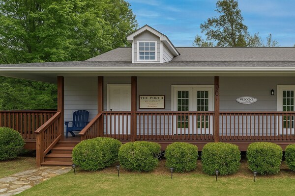 New The Porch A , Dog Friendly.   1.2 Miles To Downtown Helen. Innsbruck Resort! - Helen, GA