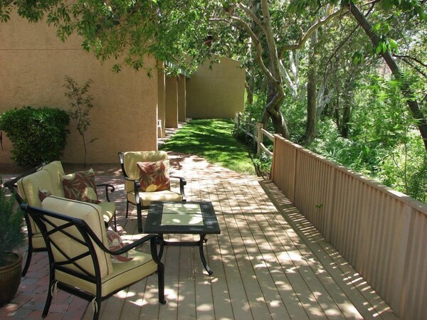 Creekside Condo W/ Jetted Tub & Fireplace - Sedona, AZ
