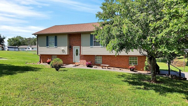 Smoky Mtn Retro / Ideal For Weekend Getaways & Extended Stays - Jefferson City, TN