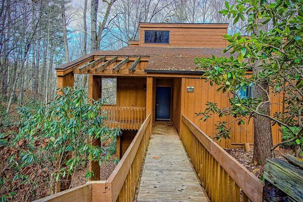 Pet-friendly Blue Ridge Stay W/ Resort Perks - Lake Jocassee