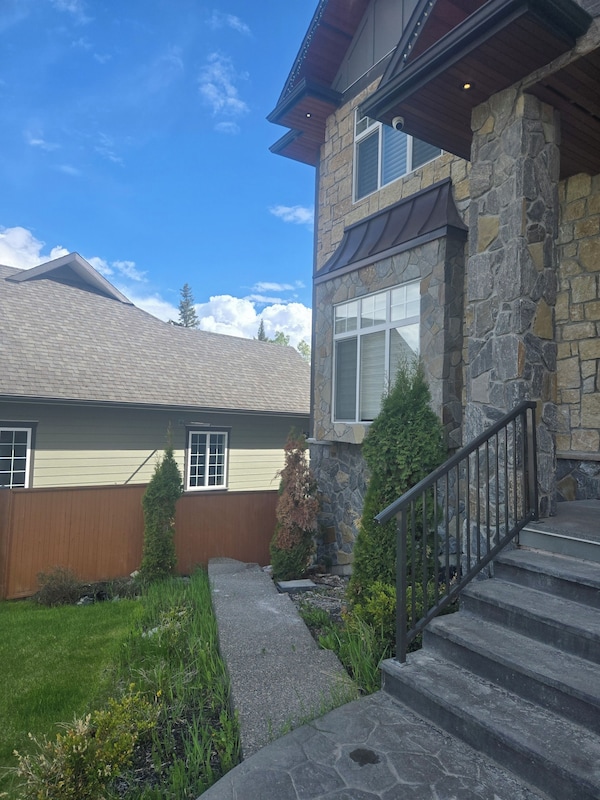 Luxury Lodge Getaway Ii. W/ Wi-fi & Ac In Awesome Pg. Close To University Of Pg - Prince George