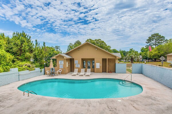 Fishing Pond & Pool Access: Little River Retreat - Little River, SC