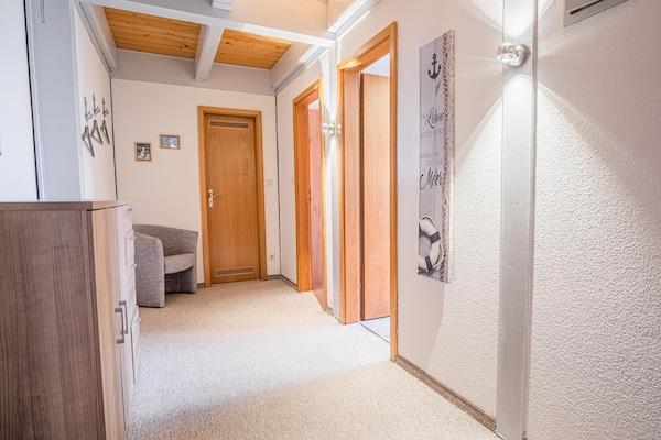 Relaxed Vacation Apartment "Haus Möwe" Right By The Sea On Pellworm! - Pellworm