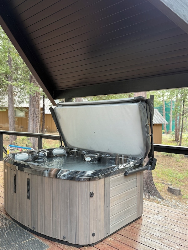 Modern Mtn Luxette -Soak, Stay, & Be Spoiled - Shaver Lake, CA
