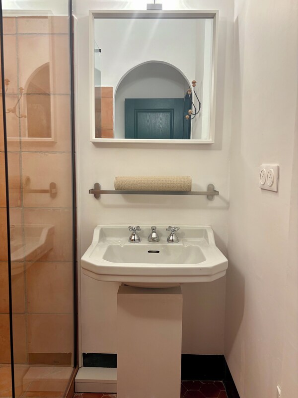 Chambre D'hôte - Villa Magdala - Suite Bassin - Hyères
