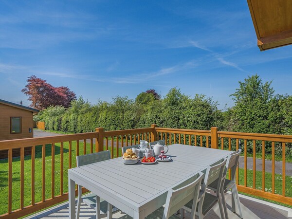 3 Bedroom Accommodation In Cheddar - Cheddar