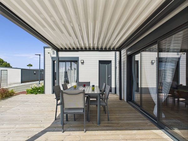 Chalet For 6, Residence With Swimming Pool - Vendée