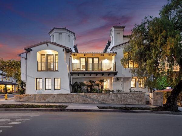 Casa Riviera 18 - Boutique Suites - Santa Barbara, CA