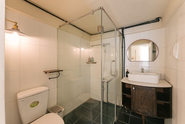 Spacious 7-bedroom House In Fantastic Hanoi Old Quarter W Lift Close To Beer Str - Hanoi