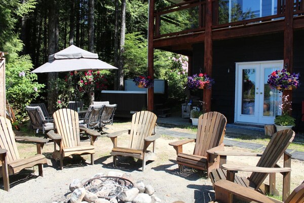 King Cove - Private Ocean Room, Hot Tub Access - Ucluelet