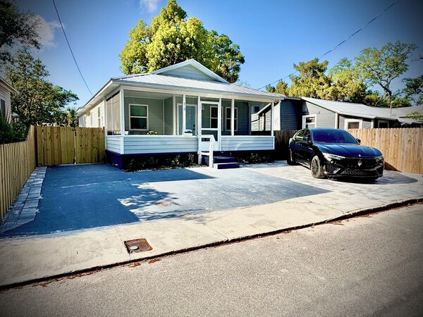Completely Renovated Luxury Home. Putt Putt Golf, Bocce, Etc.  Walk To Downtown! - St. Augustine, FL