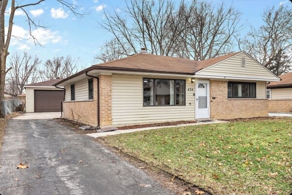 Charming 2-bedroom House In Amazing Park Forest With Wifi, Ac - Tinley Park, IL