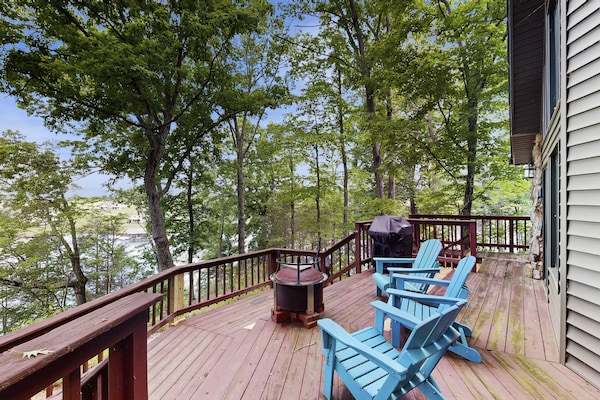 Tranquil Lake Cabin With Private Waterfront, Modern Kitchen, Deck & Sunset Views - Lake Anna, VA