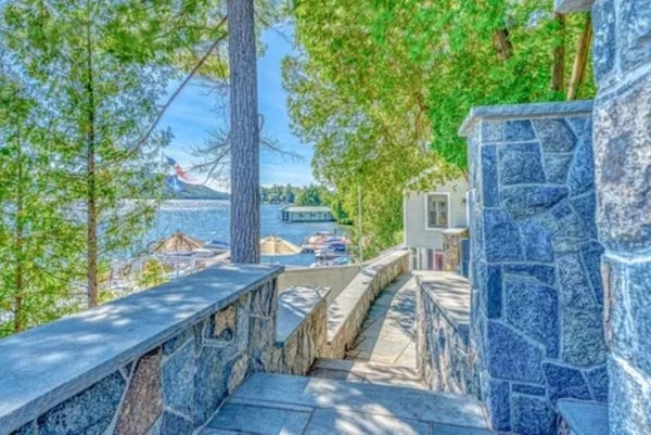 Luxury Meets The Lake - Bolton Landing
