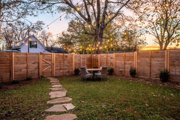 Mid-city Bungalow, Side A, Pet Friendly! - Hot Springs, AR