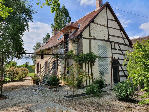 Romantic Escape 2 Hours From Paris: A Bed And Breakfast Where Peace Reigns - Saint-Fargeau
