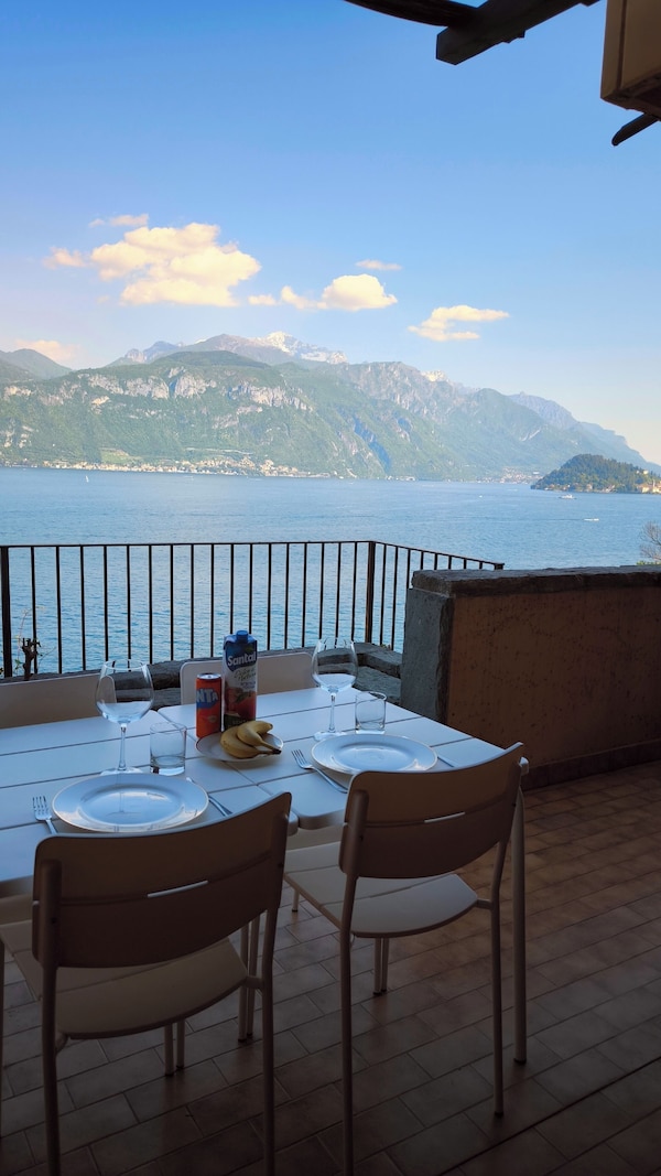 View Of Larian Triangle - Varenna