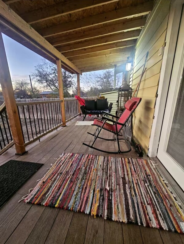 3-bedroom House In Delightful Del Rio, Texas With Wifi , Ac. Come Take A Look. - Del Rio, TX