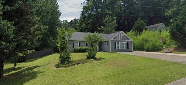 Entire Home With Bunk Room! - Canton, GA