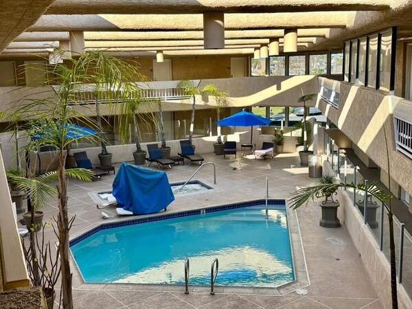 Cozy Coastal Stay | Seal Beach Marina | Near Waterfront - Long Beach, CA