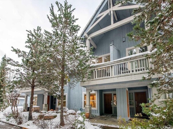 Updated Ski In 3-bedroom Townhome In Whistler - Whistler