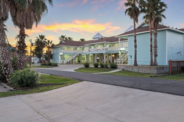 Cozy King Bed Room- Steps From Laguna Madre Waters #1 - 코퍼스크리스티