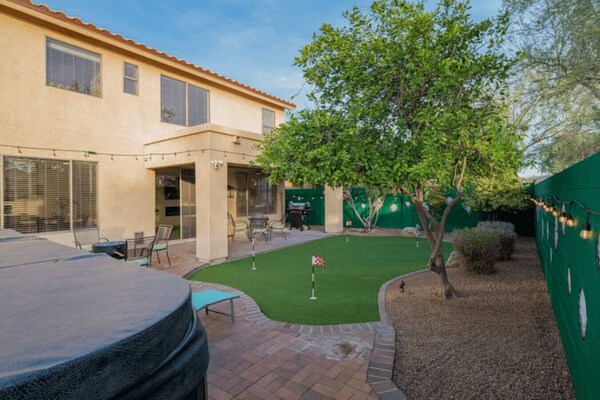 Dream Golf Escape: Pool, Hot Tub & Entertainment - Carefree, AZ