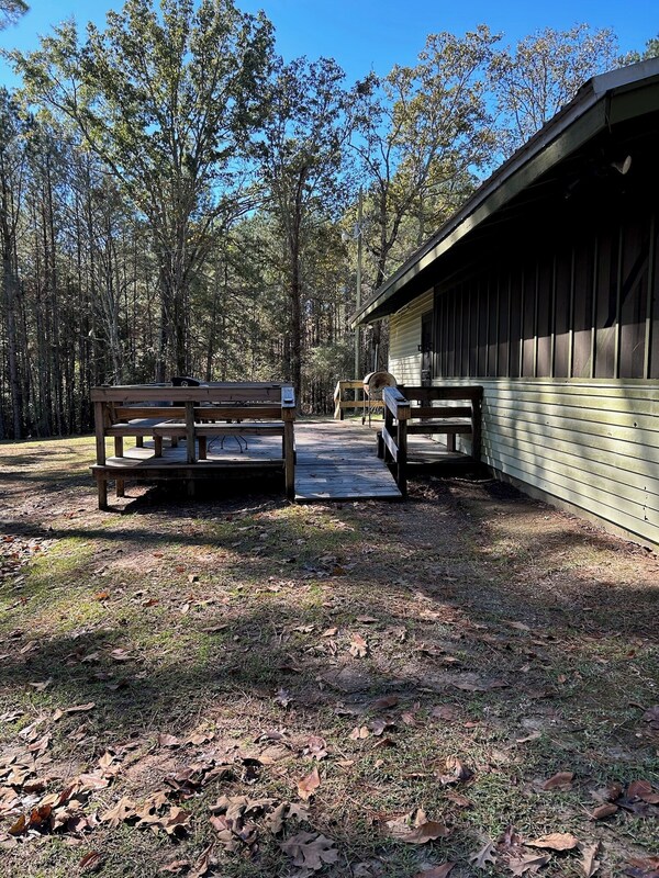 3-bedroom Cabin Nestled On 80 Acres With Wifi, Ac On Private 5-acre Lake. - Mississippi