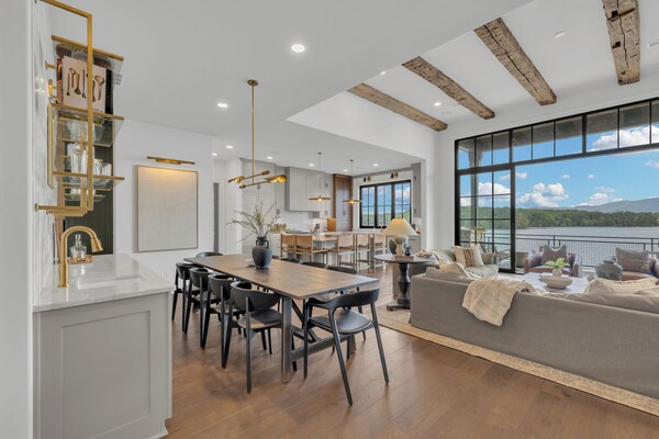 Where Luxury Meets Perfection. 6br, 4.5ba On Lake Chatuge. - Hiawassee, GA