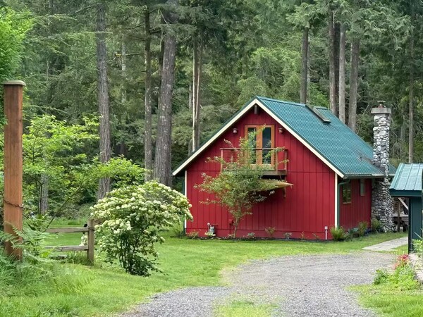 Kayak Cabin On The Middle Fork - North Bend, WA