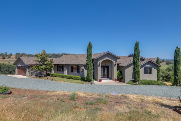 On-site Vineyard: Gem On 10 Acres In Pilot Hill! - El Dorado Hills, CA