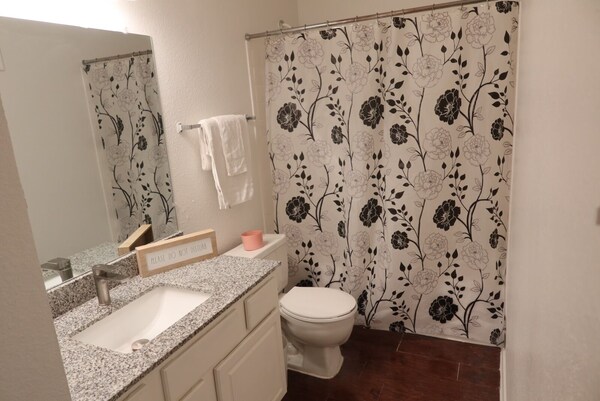 2-bedroom Apartment In Enjoyable Houston With Wifi, Fitness Room, Ac - Houston, TX