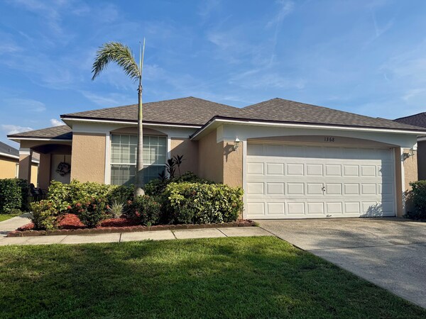 Unique 4-bedroom House With Pool In Charming Haines City - Winter Haven, FL