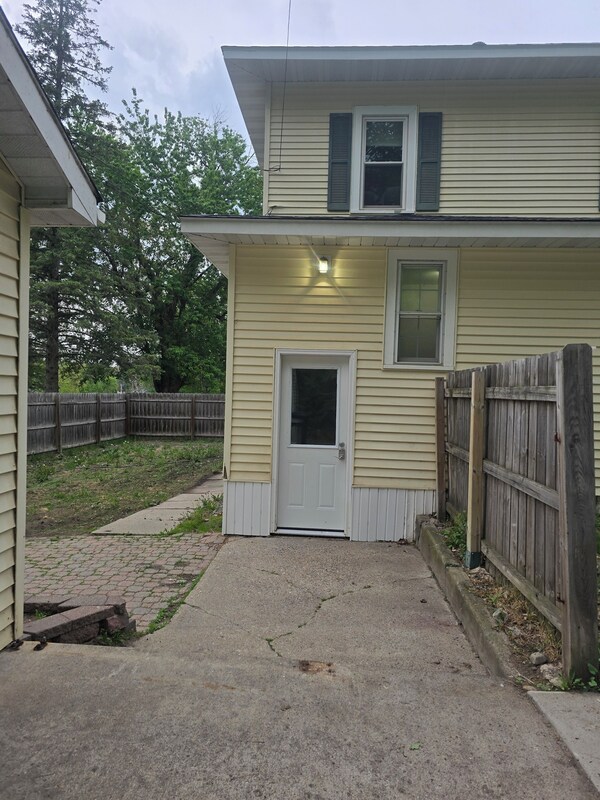 Charming 3-bedroom House With Wifi, Ac In Enjoyable Coleraine - Coleraine, MN