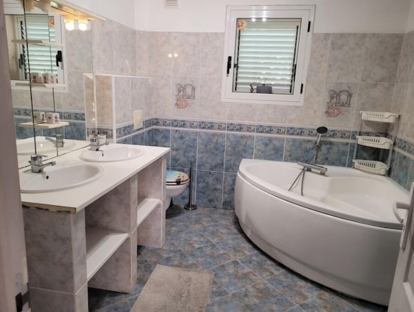 T3 Fully Equipped In Quiet Villa 5 Min Walk From Town Center - Sartène