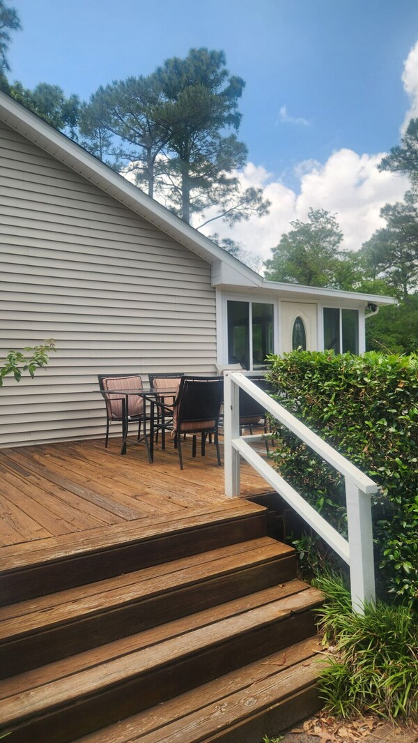 3-bedroom, 2-bath Home In Cape Carteret - Emerald Isle, NC