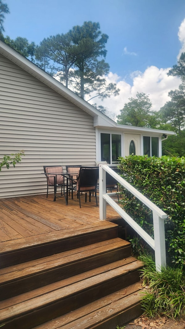 3-bedroom, 2-bath Home In Cape Carteret - Emerald Isle, NC