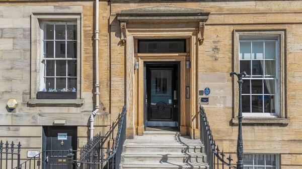 Experience Luxury Living At Blythswood Apartments, West George Street, Glasgow. - East Kilbride