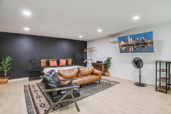 Dallas Serene Escape | King Bed | Full Kitchen - Irving, TX