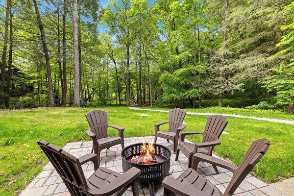 Shine On The Cartecay  Hot Tub + Game Room  Hammocks & Fire Pits - Ellijay, GA