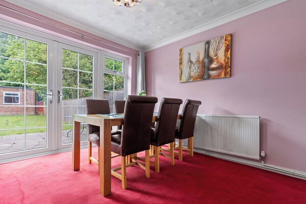 Modern 4-bedroom Serviced Apartment In Coventry  Comfort, Space & Tranquillity - Coventry