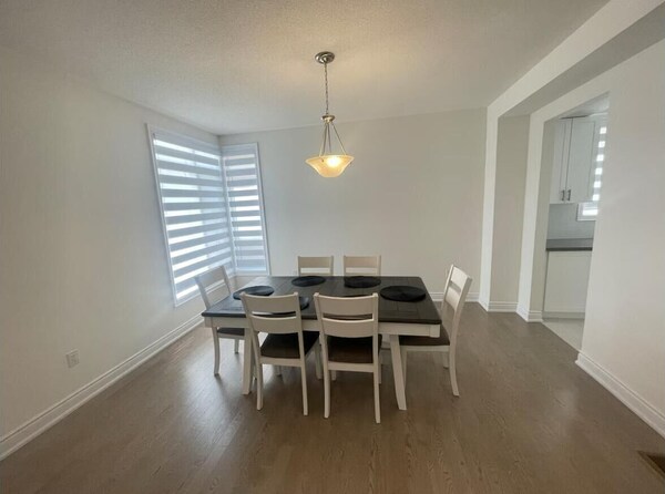 Brand New Stylish Family Oasis Near Beach - Wasaga Beach